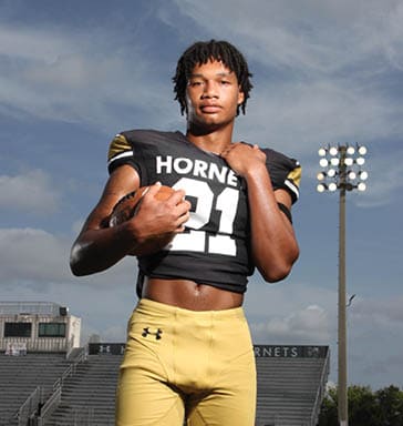 Bishop Moore Catholic Football Ch. 8 - Desktop